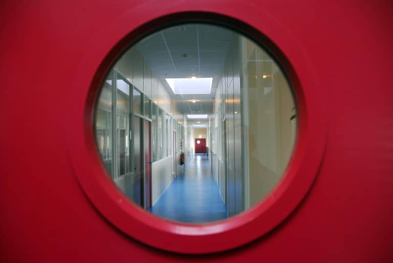 PORTES DE CLOISON EN BOIS STRATIFIÉS - Qovans